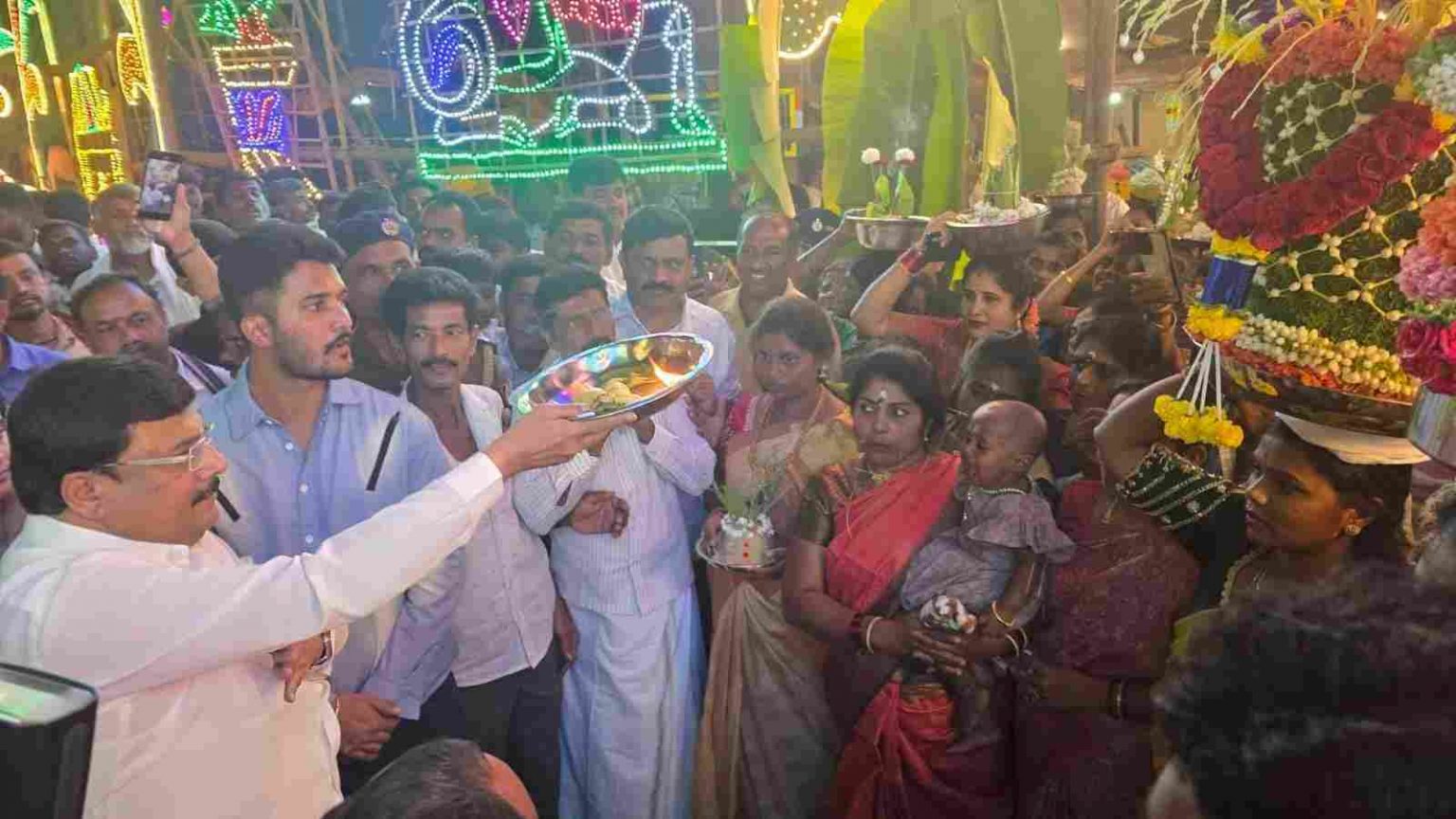 ಐತಿಹಾಸಿಕ ಮಳವಳ್ಳಿ ಸಿಡಿ ಜಾತ್ರಾ ಮಹೋತ್ಸವ ಸಂಪನ್ನ - Andolana